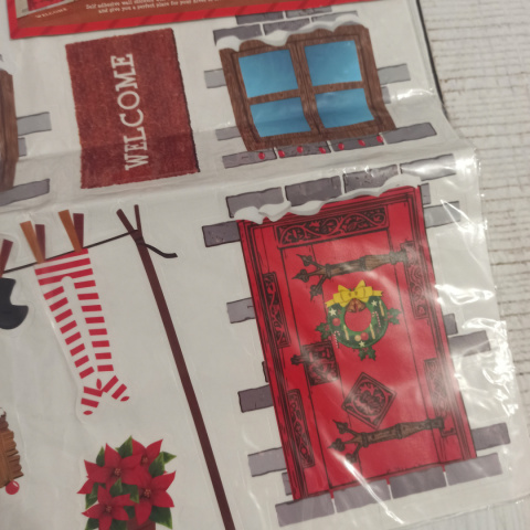 Elf House Stickers - naklejki na ścianę z domkiem elfa > Edu Pszczółka